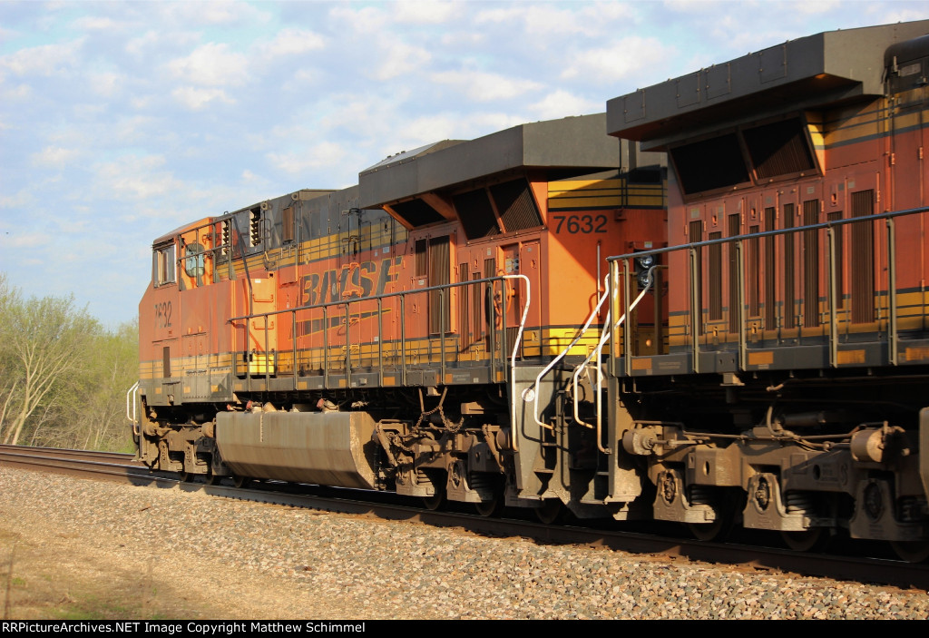 BNSF 7632 - DPU#2